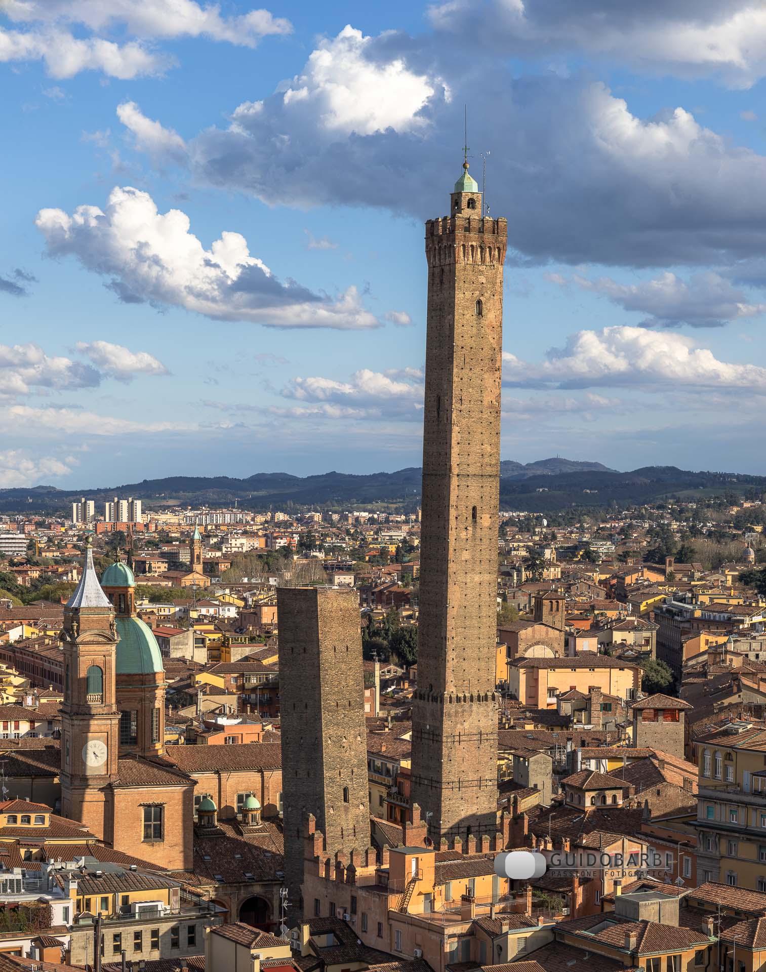 Asinelli e Garisenda, le prime Due Torri di Bologna - Guido Barbi